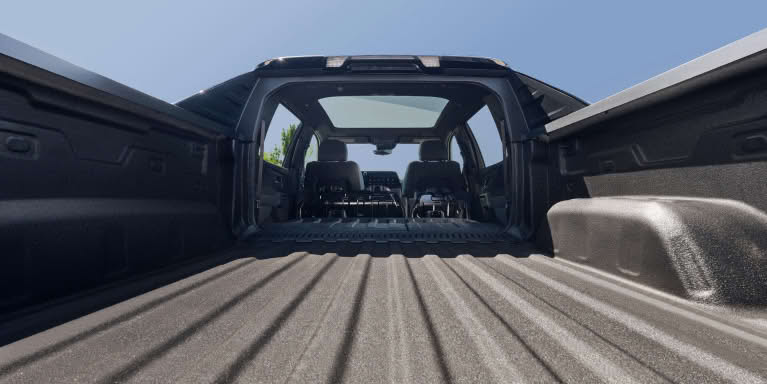 Silverado EV vs. Rivian R1T | Landers Chevrolet Of Norman