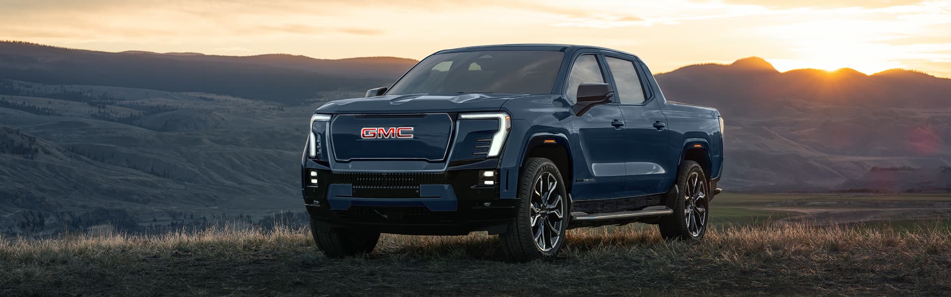 GMC Sierra EV truck vs Ford F-150 Lightning | GMC