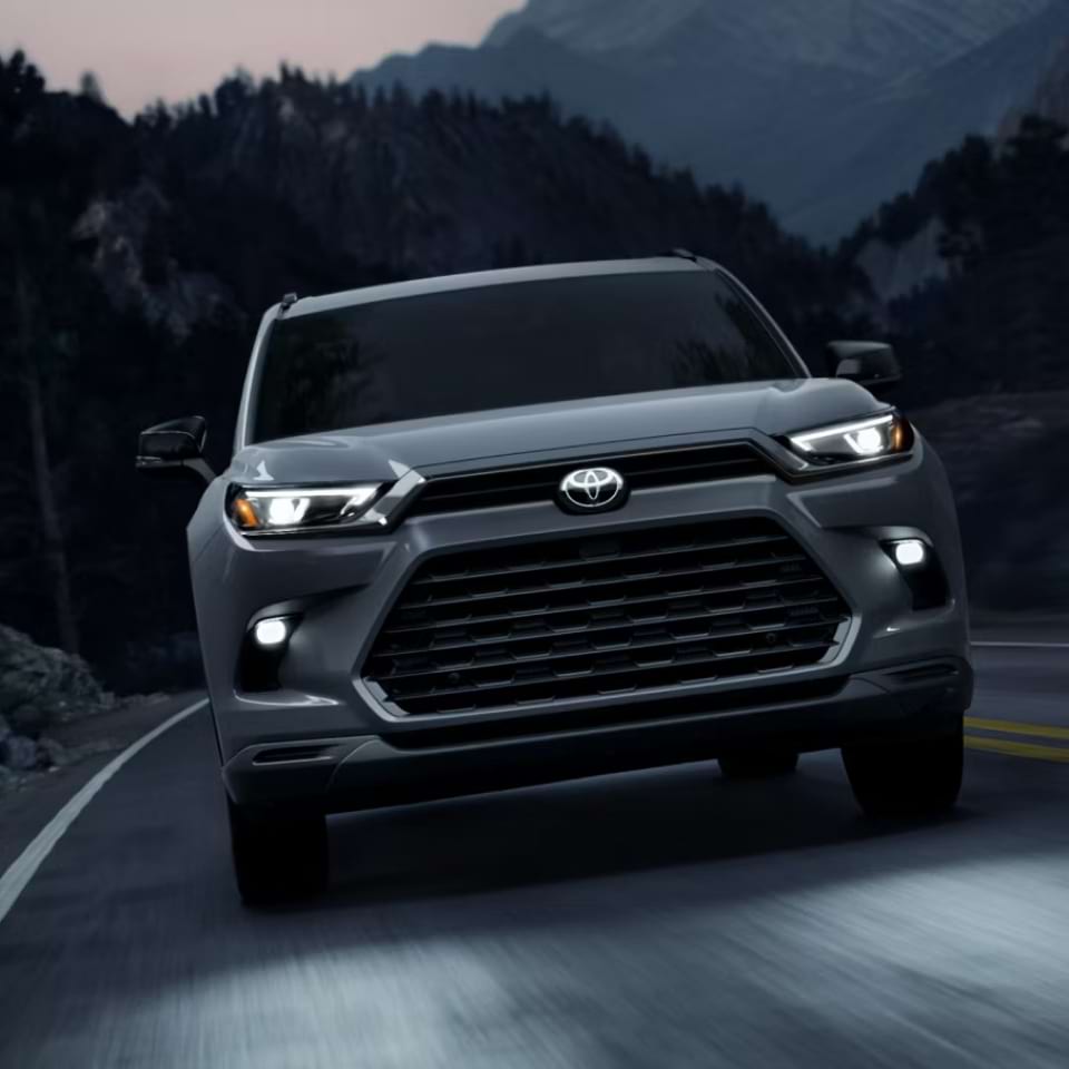 2026 Grand Highlander | Checkered Flag Toyota